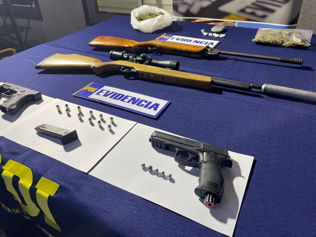 Incautan drogas y detienen a sujeto con amplio poder de fuego - Linares en Línea